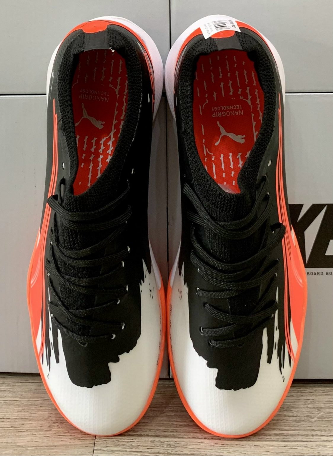 Giày Bóng Đá Puma Ultra Ultimate Đen Trắng Vạch Cam Tf - SuperGiay.com